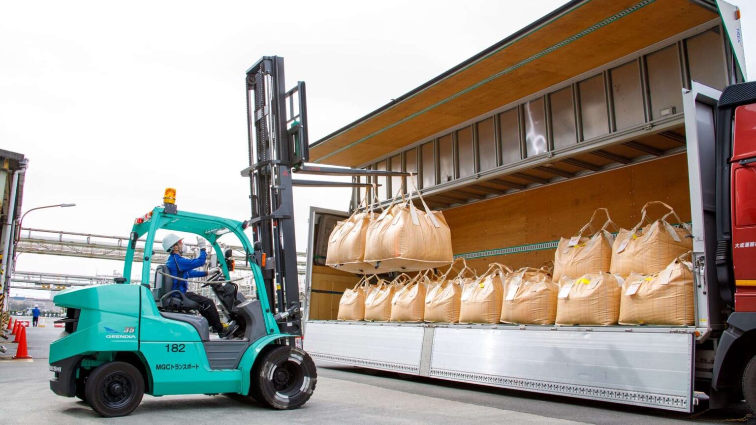 MGCトランスポート株式会社 | 化学製品専業の物流企業、MGCトランスポート株式会社のウェブサイトです。